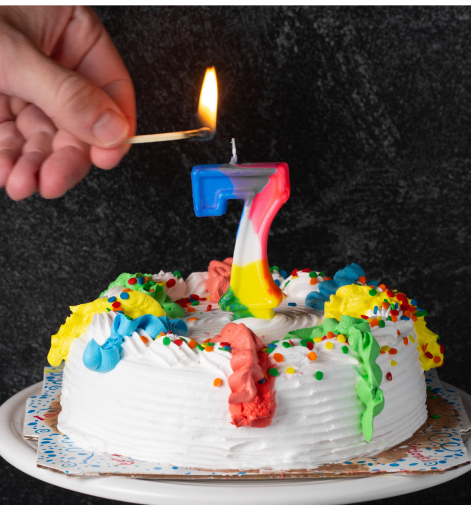 Diamond Greenlight Strike on Box Penny Matches - Diamond Brands